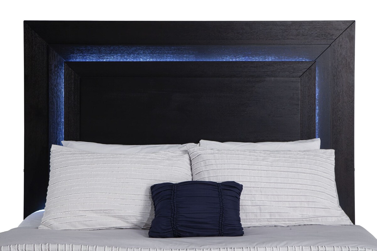 Cosmopolitan 5 Piece Queen Black Storage Bedroom Set with Chest | queen ...