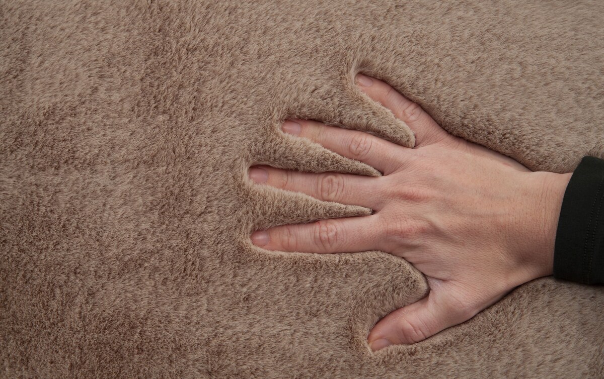 Bob-O-Pedic Angora 5' x 7' Mocha Shag Rug | mocha_color