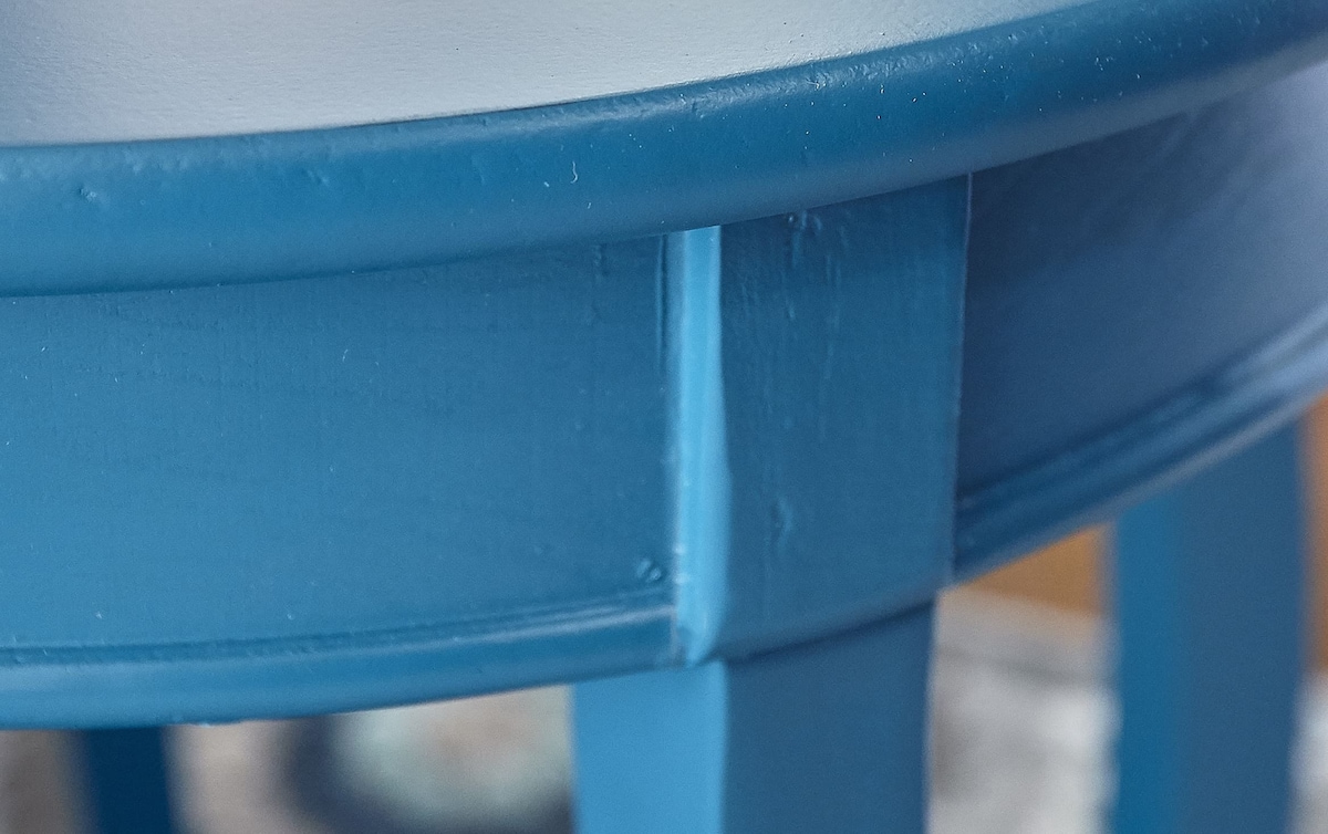 Loudain Blue Round Table | blue_finish