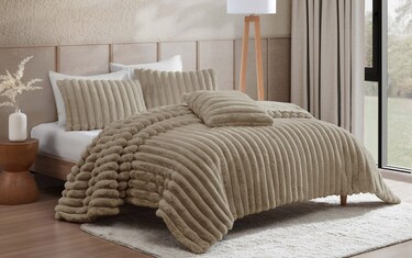 Sofia Twin/Twin XL Taupe Solid Faux Fur 3 Piece Comforter Set | Bob's Discount Furniture ...
